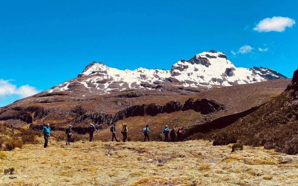 Frozen Lagoon- Carihuairazo Volcano - Visit Ecuador 360