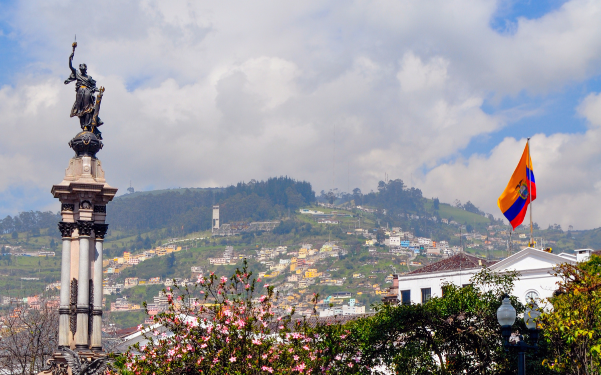 Quiteño Tour- Historic Center+Cathedral Domes+Ronda - Visit Ecuador 360