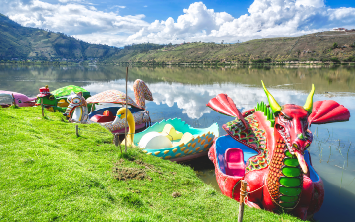 Camping- Yahuarcocha Lagoon - Visit Ecuador 360
